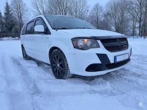 Balts Dodge Grand Caravan 2014 Šauļi, ar dzinēja tilpumu 3.60 L un nobraukumu 320 tūkst. km par 5000 €, foto  vietnē AUTOMOTO.COM.LV