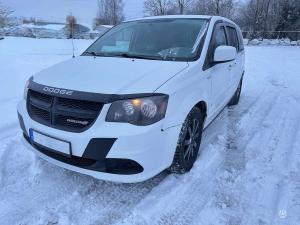 White Dodge Grand Caravan 2014 in Siauliai, with an engine capacity of 3.60 L and mileage of 320 thousand km for 5000 €, photo 5 on AUTOMOTO.COM.LV