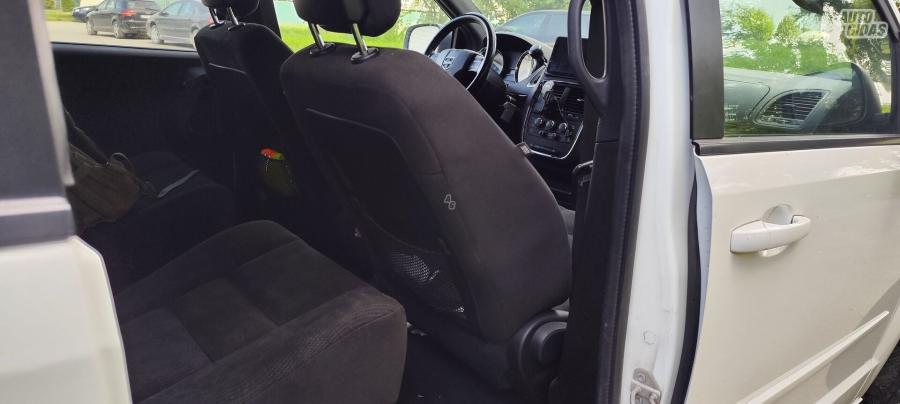 Balts Dodge Grand Caravan 2014 Marijampole, ar dzinēja tilpumu 3.60 L un nobraukumu 182 tūkst. km par 7500 €, foto 10 vietnē AUTOMOTO.COM.LV