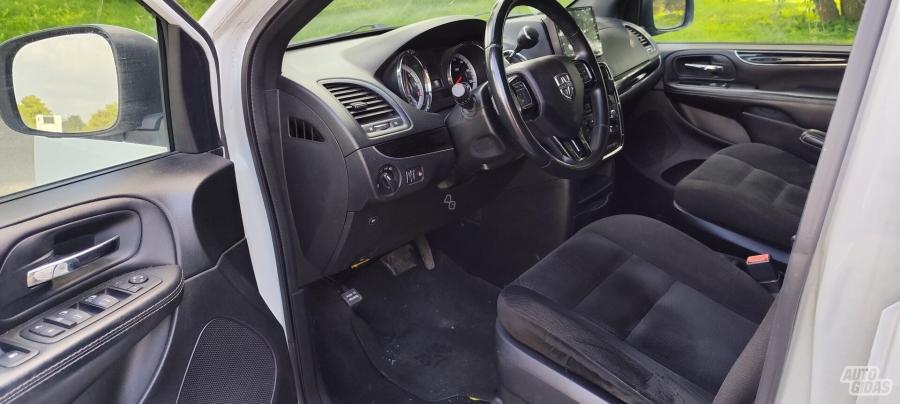 Balts Dodge Grand Caravan 2014 Marijampole, ar dzinēja tilpumu 3.60 L un nobraukumu 182 tūkst. km par 7500 €, foto 12 vietnē AUTOMOTO.COM.LV