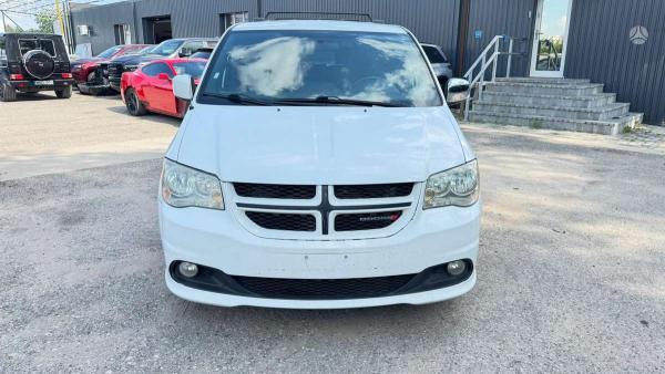 Balts Dodge Grand Caravan 2016 Ukmergė, ar dzinēja tilpumu 3.60 L un nobraukumu 218 tūkst. km par 4990 €, foto 2 vietnē AUTOMOTO.COM.LV