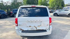 Balts Dodge Grand Caravan 2016 Ukmergė, ar dzinēja tilpumu 3.60 L un nobraukumu 218 tūkst. km par 4990 €, foto 7 vietnē AUTOMOTO.COM.LV