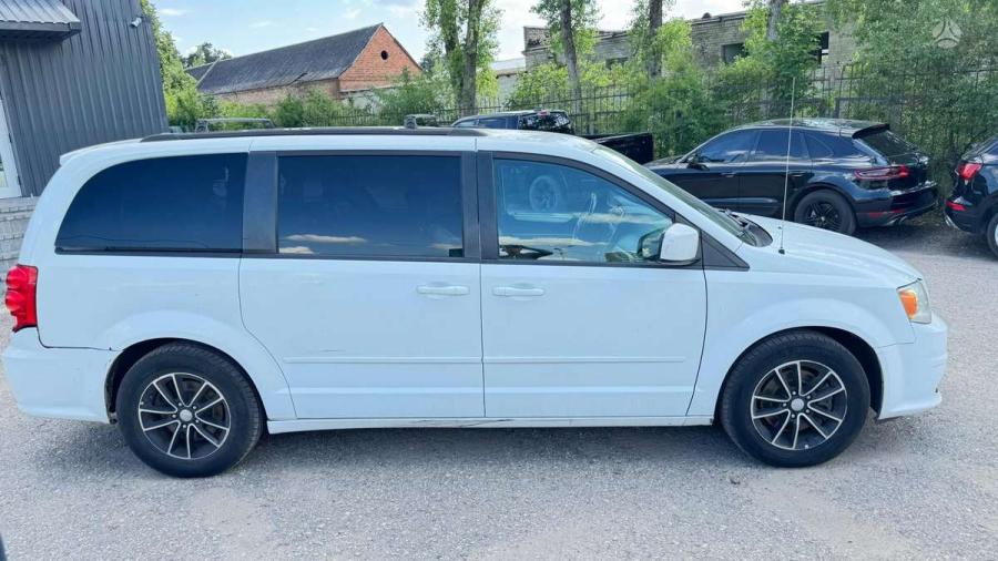 Balts Dodge Grand Caravan 2016 Ukmergė, ar dzinēja tilpumu 3.60 L un nobraukumu 218 tūkst. km par 4990 €, foto 10 vietnē AUTOMOTO.COM.LV