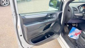 Balts Dodge Grand Caravan 2016 Ukmergė, ar dzinēja tilpumu 3.60 L un nobraukumu 218 tūkst. km par 4990 €, foto 12 vietnē AUTOMOTO.COM.LV