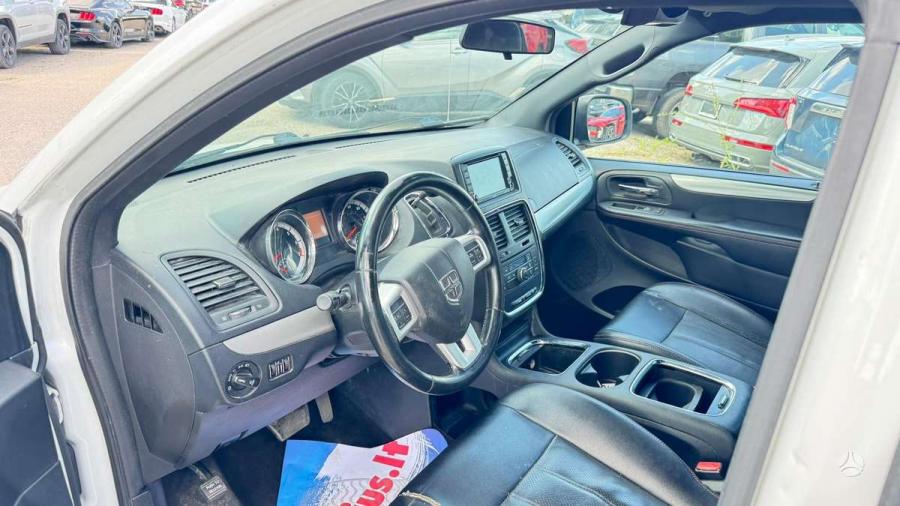 Balts Dodge Grand Caravan 2016 Ukmergė, ar dzinēja tilpumu 3.60 L un nobraukumu 218 tūkst. km par 4990 €, foto 15 vietnē AUTOMOTO.COM.LV