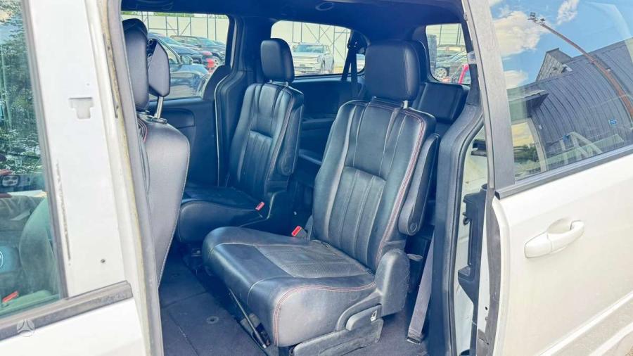 Balts Dodge Grand Caravan 2016 Ukmergė, ar dzinēja tilpumu 3.60 L un nobraukumu 218 tūkst. km par 4990 €, foto 17 vietnē AUTOMOTO.COM.LV