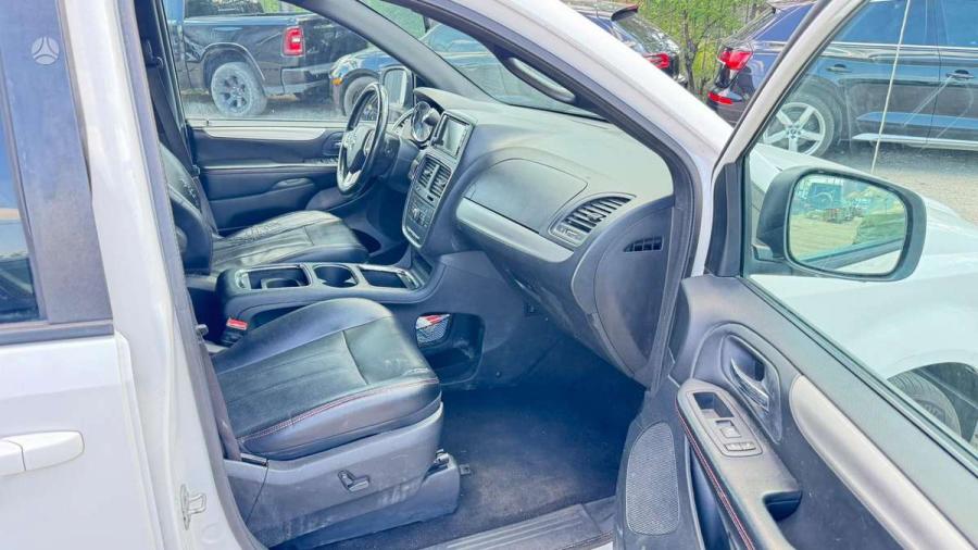 Balts Dodge Grand Caravan 2016 Ukmergė, ar dzinēja tilpumu 3.60 L un nobraukumu 218 tūkst. km par 4990 €, foto 19 vietnē AUTOMOTO.COM.LV