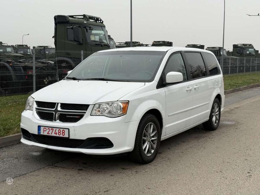 Balts Dodge Grand Caravan 2017 Klaipėda, ar dzinēja tilpumu 3.60 L un nobraukumu 121 tūkst. km par 5900 €, foto 1 vietnē AUTOMOTO.COM.LV