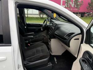 Balts Dodge Grand Caravan 2017 Klaipėda, ar dzinēja tilpumu 3.60 L un nobraukumu 121 tūkst. km par 5900 €, foto 8 vietnē AUTOMOTO.COM.LV