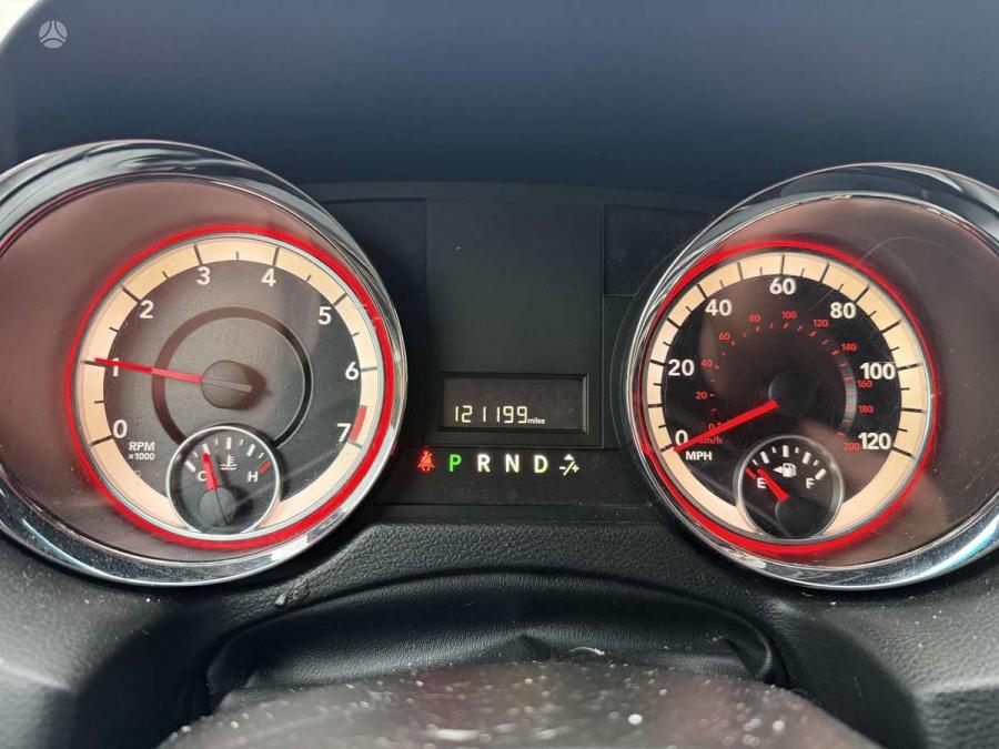 Balts Dodge Grand Caravan 2017 Klaipėda, ar dzinēja tilpumu 3.60 L un nobraukumu 121 tūkst. km par 5900 €, foto 9 vietnē AUTOMOTO.COM.LV