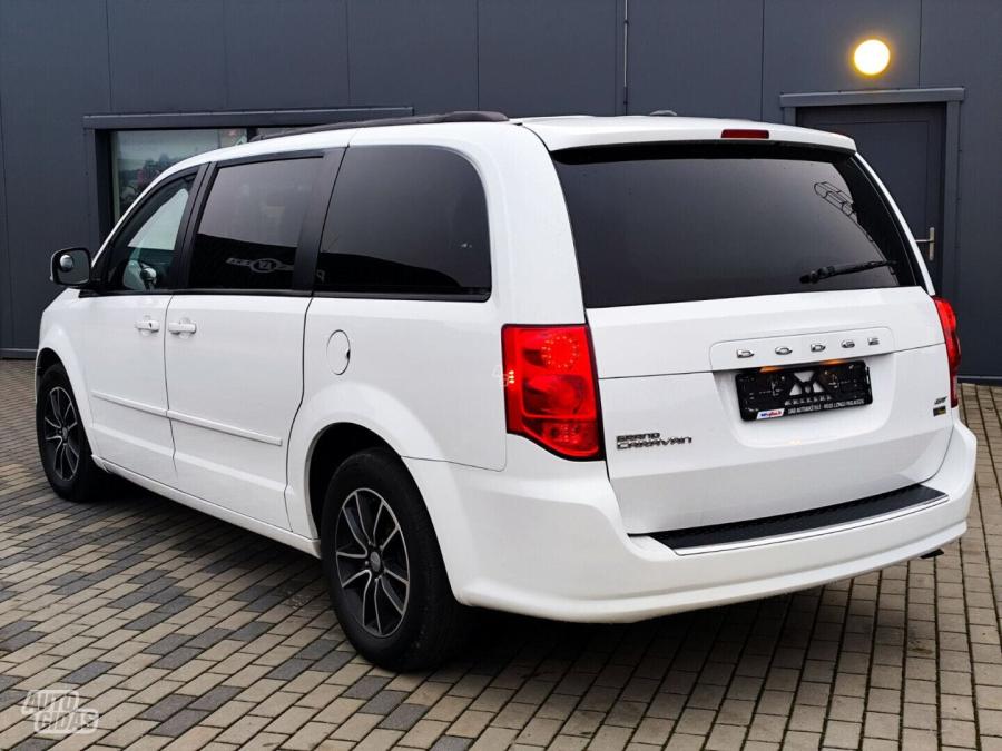 Balts Dodge Grand Caravan 2017 Šauļi, ar dzinēja tilpumu 3.60 L un nobraukumu 196 tūkst. km par 10000 €, foto 5 vietnē AUTOMOTO.COM.LV