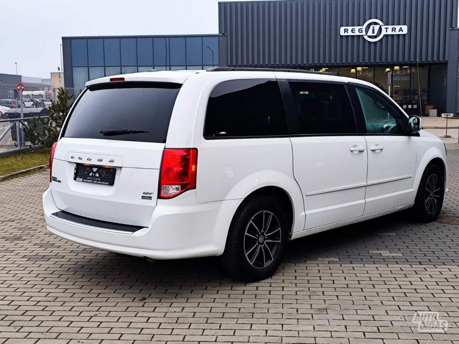 Balts Dodge Grand Caravan 2017 Šauļi, ar dzinēja tilpumu 3.60 L un nobraukumu 196 tūkst. km par 10000 €, foto 7 vietnē AUTOMOTO.COM.LV