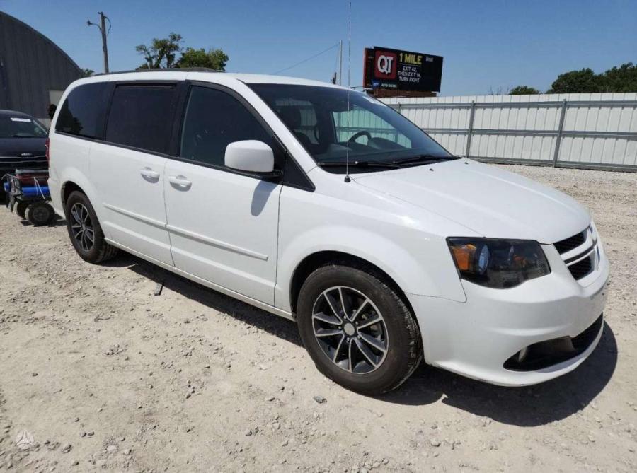 White Dodge Grand Caravan 2017 in Siauliai, with an engine capacity of 3.60 L and mileage of 203 thousand km for 4770 €, photo 4 on AUTOMOTO.COM.LV