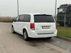 White Dodge Grand Caravan 2017 in Klaipeda, with an engine capacity of 3.60 L and mileage of 121 thousand km for 5700 €, photo 2 on AUTOMOTO.COM.LV