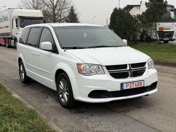 White Dodge Grand Caravan 2017 in Klaipeda, with an engine capacity of 3.60 L and mileage of 121 thousand km for 5700 €, photo 4 on AUTOMOTO.COM.LV