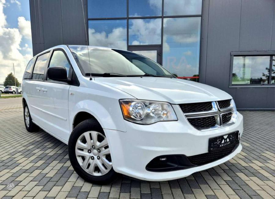 White Dodge Grand Caravan 2017 in Siauliai, with an engine capacity of 3.60 L and mileage of 0 thousand km for 7300 €, photo 1 on AUTOMOTO.COM.LV