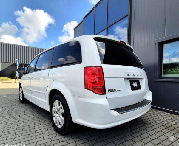 Balts Dodge Grand Caravan 2017 Šauļi, ar dzinēja tilpumu 3.60 L un nobraukumu 0 tūkst. km par 7300 €, foto 4 vietnē AUTOMOTO.COM.LV