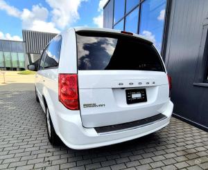White Dodge Grand Caravan 2017 in Siauliai, with an engine capacity of 3.60 L and mileage of 0 thousand km for 7300 €, photo 5 on AUTOMOTO.COM.LV