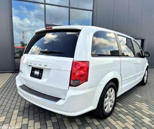 White Dodge Grand Caravan 2017 in Siauliai, with an engine capacity of 3.60 L and mileage of 0 thousand km for 7300 €, photo 8 on AUTOMOTO.COM.LV