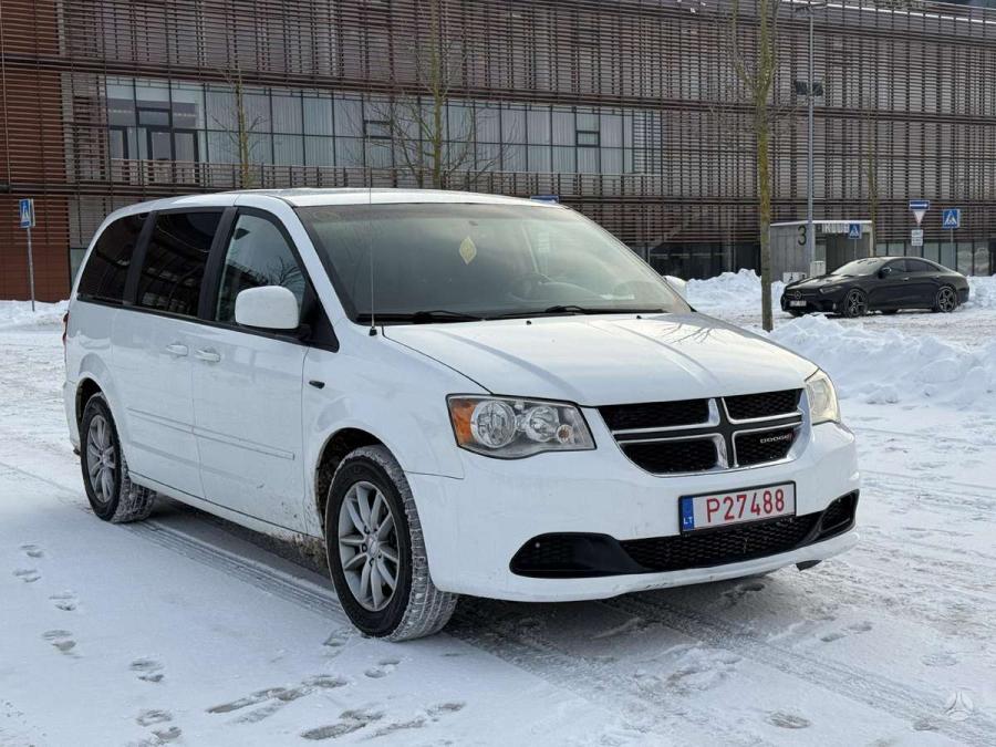 Balts Dodge Grand Caravan 2017 Klaipėda, ar dzinēja tilpumu 3.60 L un nobraukumu 121 tūkst. km par 7500 €, foto 4 vietnē AUTOMOTO.COM.LV
