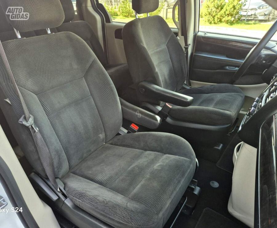 Balts Dodge Grand Caravan 2017 Šauļi, ar dzinēja tilpumu 3.60 L un nobraukumu 0 tūkst. km par 7200 €, foto 14 vietnē AUTOMOTO.COM.LV