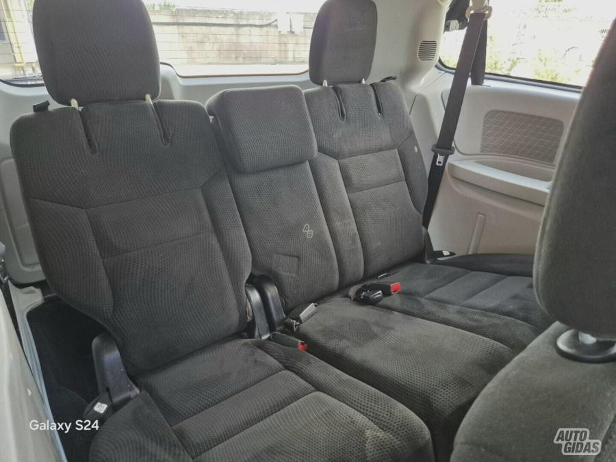 Balts Dodge Grand Caravan 2017 Šauļi, ar dzinēja tilpumu 3.60 L un nobraukumu 0 tūkst. km par 7200 €, foto 15 vietnē AUTOMOTO.COM.LV