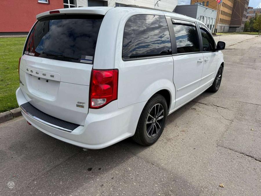 Balts Dodge Grand Caravan 2017 Šauļi, ar dzinēja tilpumu 3.60 L un nobraukumu 242 tūkst. km par 9100 €, foto 16 vietnē AUTOMOTO.COM.LV