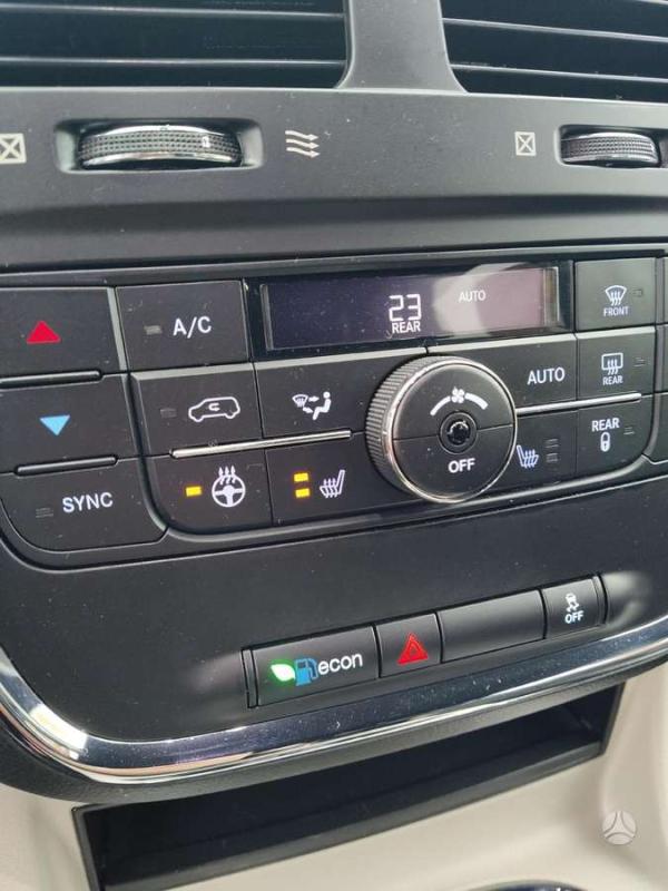 White Dodge Grand Caravan 2018 in Siauliai, with an engine capacity of 3.60 L and mileage of 220 thousand km for 9380 €, photo 11 on AUTOMOTO.COM.LV