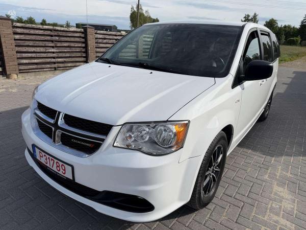 White Dodge Grand Caravan 2018 in Siauliai, with an engine capacity of 3.60 L and mileage of 173 thousand km for 7350 €, photo 9 on AUTOMOTO.COM.LV