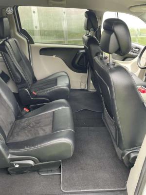 White Dodge Grand Caravan 2018 in Siauliai, with an engine capacity of 3.60 L and mileage of 173 thousand km for 8550 €, photo 11 on AUTOMOTO.COM.LV