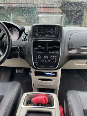 White Dodge Grand Caravan 2018 in Siauliai, with an engine capacity of 3.60 L and mileage of 173 thousand km for 8550 €, photo 14 on AUTOMOTO.COM.LV