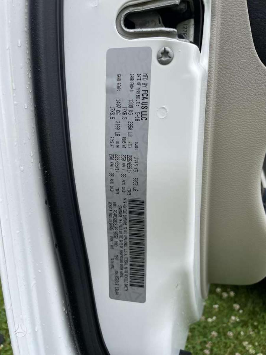 White Dodge Grand Caravan 2018 in Siauliai, with an engine capacity of 3.60 L and mileage of 173 thousand km for 8550 €, photo 16 on AUTOMOTO.COM.LV