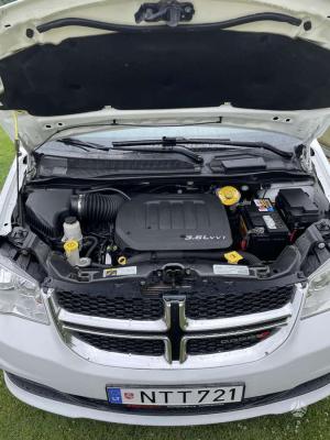 White Dodge Grand Caravan 2018 in Siauliai, with an engine capacity of 3.60 L and mileage of 173 thousand km for 8550 €, photo 17 on AUTOMOTO.COM.LV