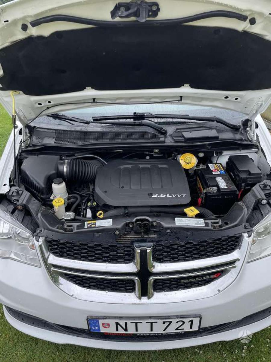 White Dodge Grand Caravan 2018 in Siauliai, with an engine capacity of 3.60 L and mileage of 173 thousand km for 8550 €, photo 17 on AUTOMOTO.COM.LV