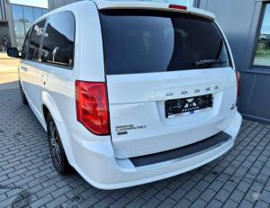 Balts Dodge Grand Caravan 2018 Šauļi, ar dzinēja tilpumu 3.60 L un nobraukumu 180 tūkst. km par 9250 €, foto 6 vietnē AUTOMOTO.COM.LV