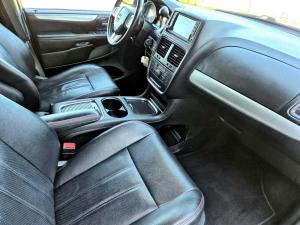 Balts Dodge Grand Caravan 2018 Šauļi, ar dzinēja tilpumu 3.60 L un nobraukumu 180 tūkst. km par 9250 €, foto 11 vietnē AUTOMOTO.COM.LV