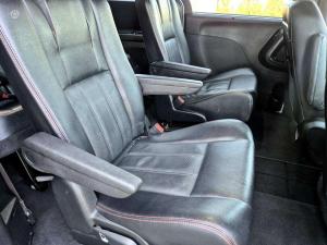 Balts Dodge Grand Caravan 2018 Šauļi, ar dzinēja tilpumu 3.60 L un nobraukumu 180 tūkst. km par 9250 €, foto 12 vietnē AUTOMOTO.COM.LV