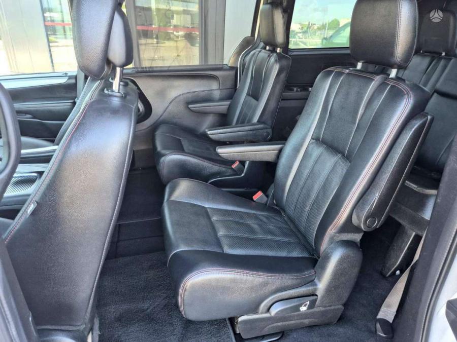 Balts Dodge Grand Caravan 2018 Šauļi, ar dzinēja tilpumu 3.60 L un nobraukumu 180 tūkst. km par 9250 €, foto 13 vietnē AUTOMOTO.COM.LV