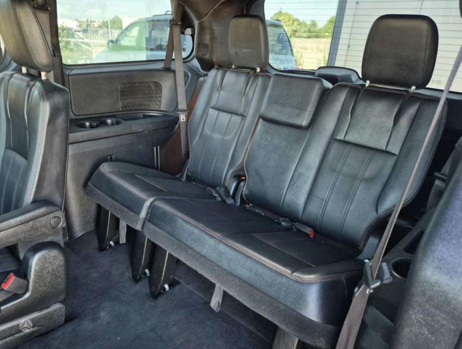 Balts Dodge Grand Caravan 2018 Šauļi, ar dzinēja tilpumu 3.60 L un nobraukumu 180 tūkst. km par 9250 €, foto 14 vietnē AUTOMOTO.COM.LV
