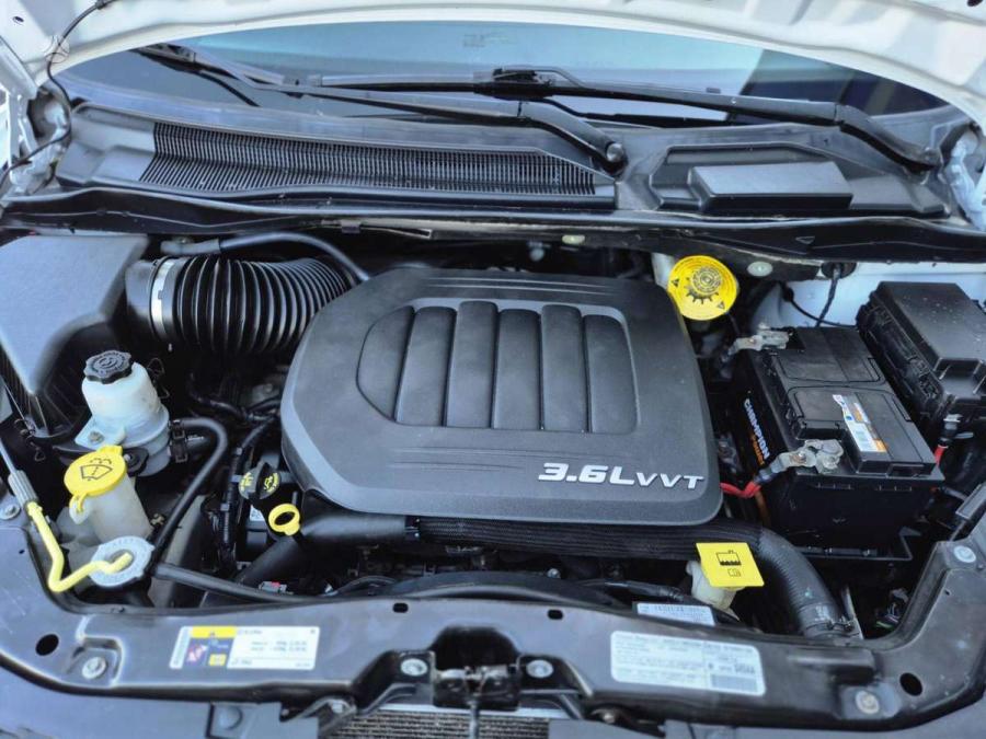 Balts Dodge Grand Caravan 2018 Šauļi, ar dzinēja tilpumu 3.60 L un nobraukumu 180 tūkst. km par 9250 €, foto 17 vietnē AUTOMOTO.COM.LV