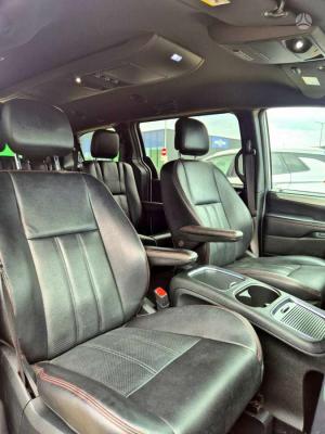 White Dodge Grand Caravan 2018 in Siauliai, with an engine capacity of 3.60 L and mileage of 180 thousand km for 8350 €, photo 17 on AUTOMOTO.COM.LV