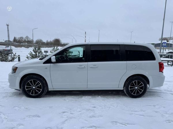 Balts Dodge Grand Caravan 2019 Šauļi, ar dzinēja tilpumu 3.60 L un nobraukumu 0 tūkst. km par 8900 €, foto 9 vietnē AUTOMOTO.COM.LV