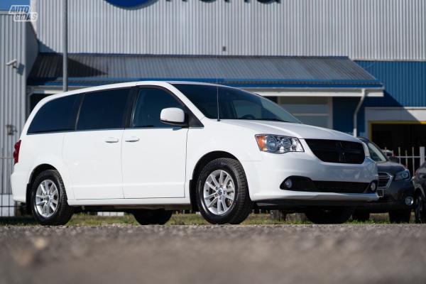 White Dodge Grand Caravan 2019 in Siauliai, with an engine capacity of 3.60 L and mileage of 194 thousand km for 9300 €, photo 1 on AUTOMOTO.COM.LV