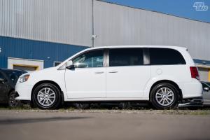 White Dodge Grand Caravan 2019 in Siauliai, with an engine capacity of 3.60 L and mileage of 194 thousand km for 9300 €, photo 4 on AUTOMOTO.COM.LV