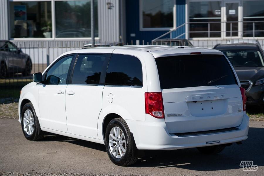 White Dodge Grand Caravan 2019 in Siauliai, with an engine capacity of 3.60 L and mileage of 194 thousand km for 9300 €, photo 6 on AUTOMOTO.COM.LV