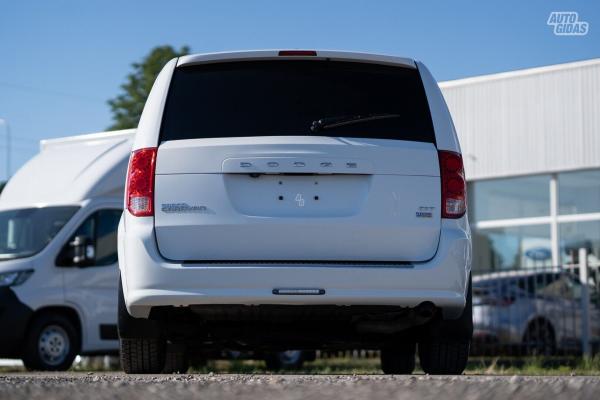 White Dodge Grand Caravan 2019 in Siauliai, with an engine capacity of 3.60 L and mileage of 194 thousand km for 9300 €, photo 7 on AUTOMOTO.COM.LV