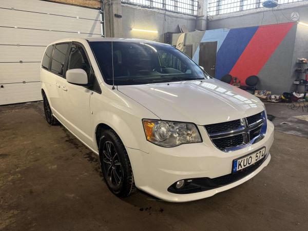Balts Dodge Grand Caravan 2019 Kauņa, ar dzinēja tilpumu 3.61 L un nobraukumu 203 tūkst. km par 11600 €, foto 2 vietnē AUTOMOTO.COM.LV
