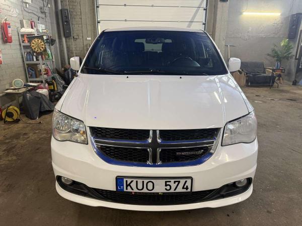 Balts Dodge Grand Caravan 2019 Kauņa, ar dzinēja tilpumu 3.61 L un nobraukumu 203 tūkst. km par 11600 €, foto 4 vietnē AUTOMOTO.COM.LV