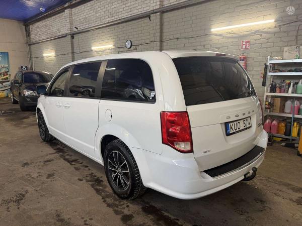 Balts Dodge Grand Caravan 2019 Kauņa, ar dzinēja tilpumu 3.61 L un nobraukumu 203 tūkst. km par 11600 €, foto 6 vietnē AUTOMOTO.COM.LV