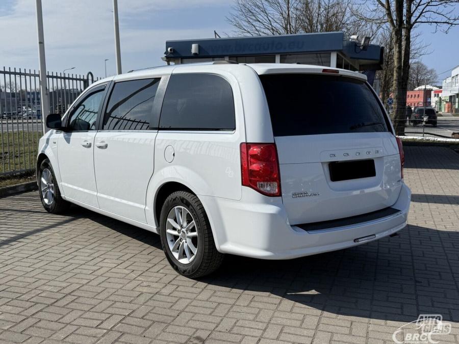 White Dodge Grand Caravan 2020 in Avizieniai, with an engine capacity of 3.60 L and mileage of 148 thousand km for 11000 €, photo 30 on AUTOMOTO.COM.LV